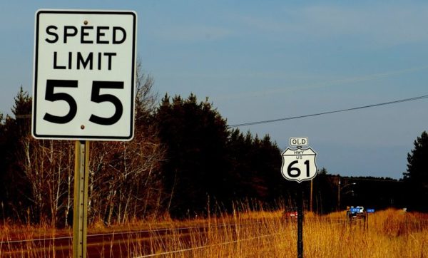 Truck speed limiters will save lives, says IIHS | Trucking Law